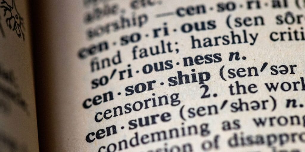 Dicionários em Python: Conceitos, Métodos e Exemplos